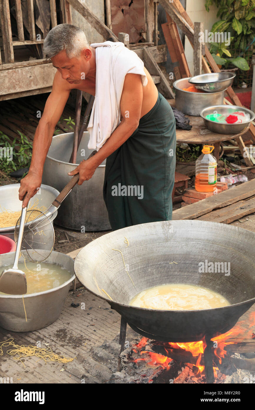 Myanmar cooking hi-res stock photography and images - Alamy