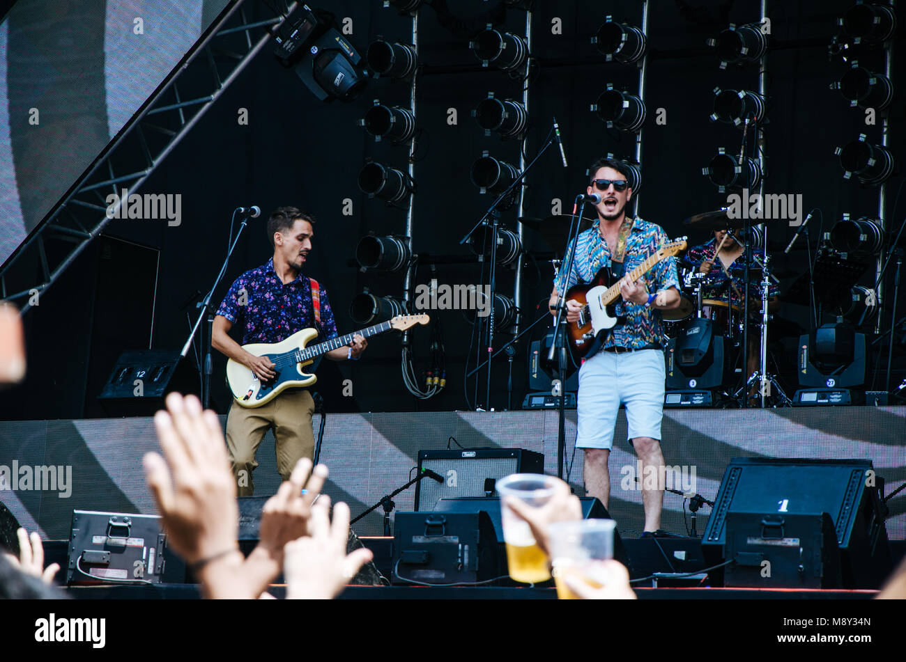 Rock concert audience from stage hi-res stock photography and images ...
