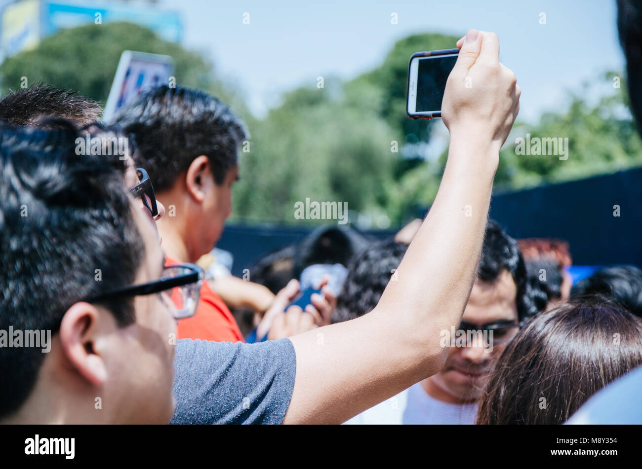 Hand taking picture hi-res stock photography and images - Alamy