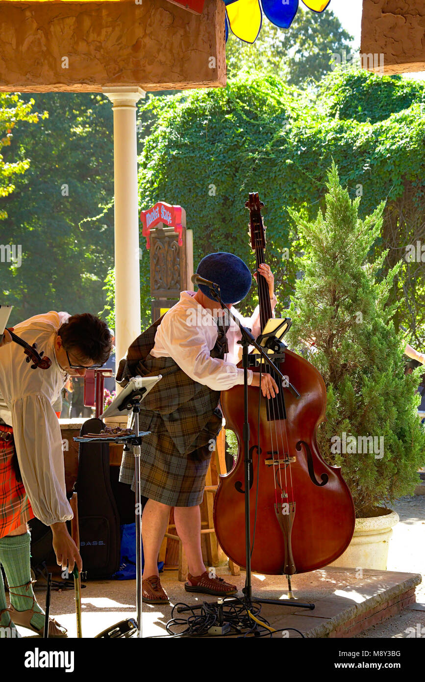 Renaissance music group hi-res stock photography and images - Alamy