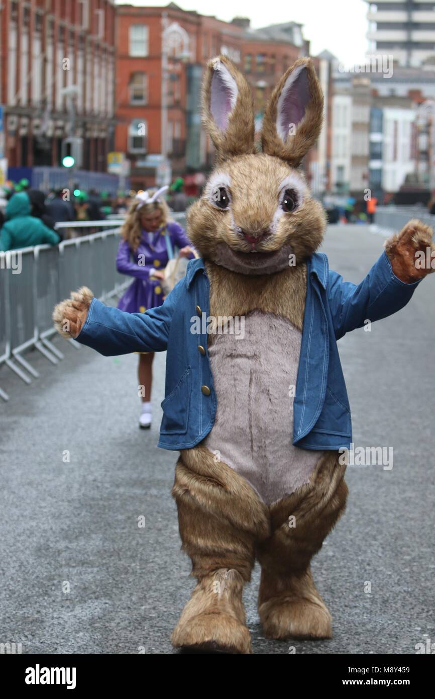 Peter rabbit costume hi-res stock photography and images - Alamy
