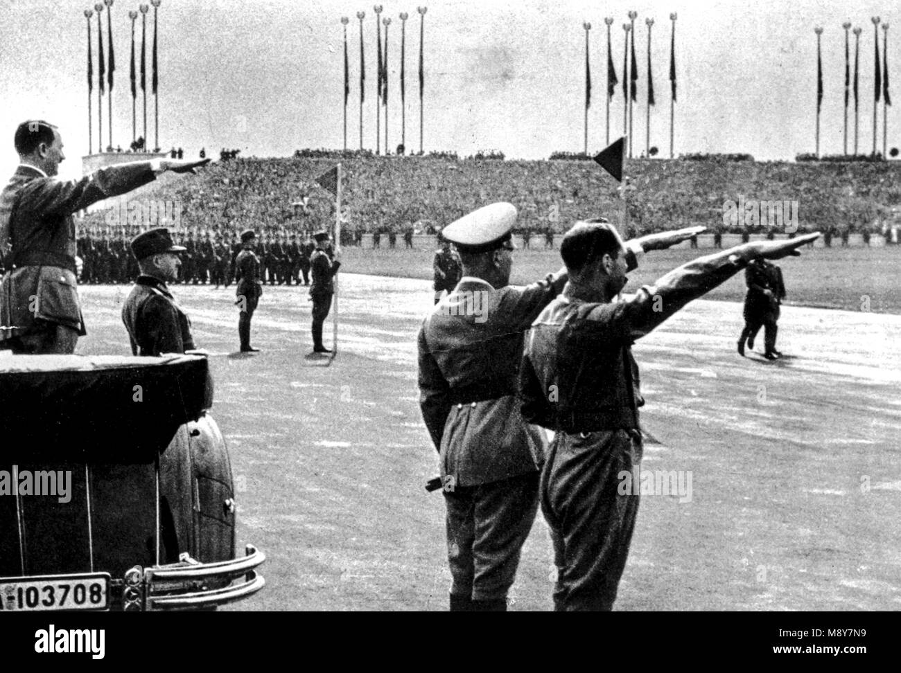Hitler nazi salute hi-res stock photography and images - Alamy