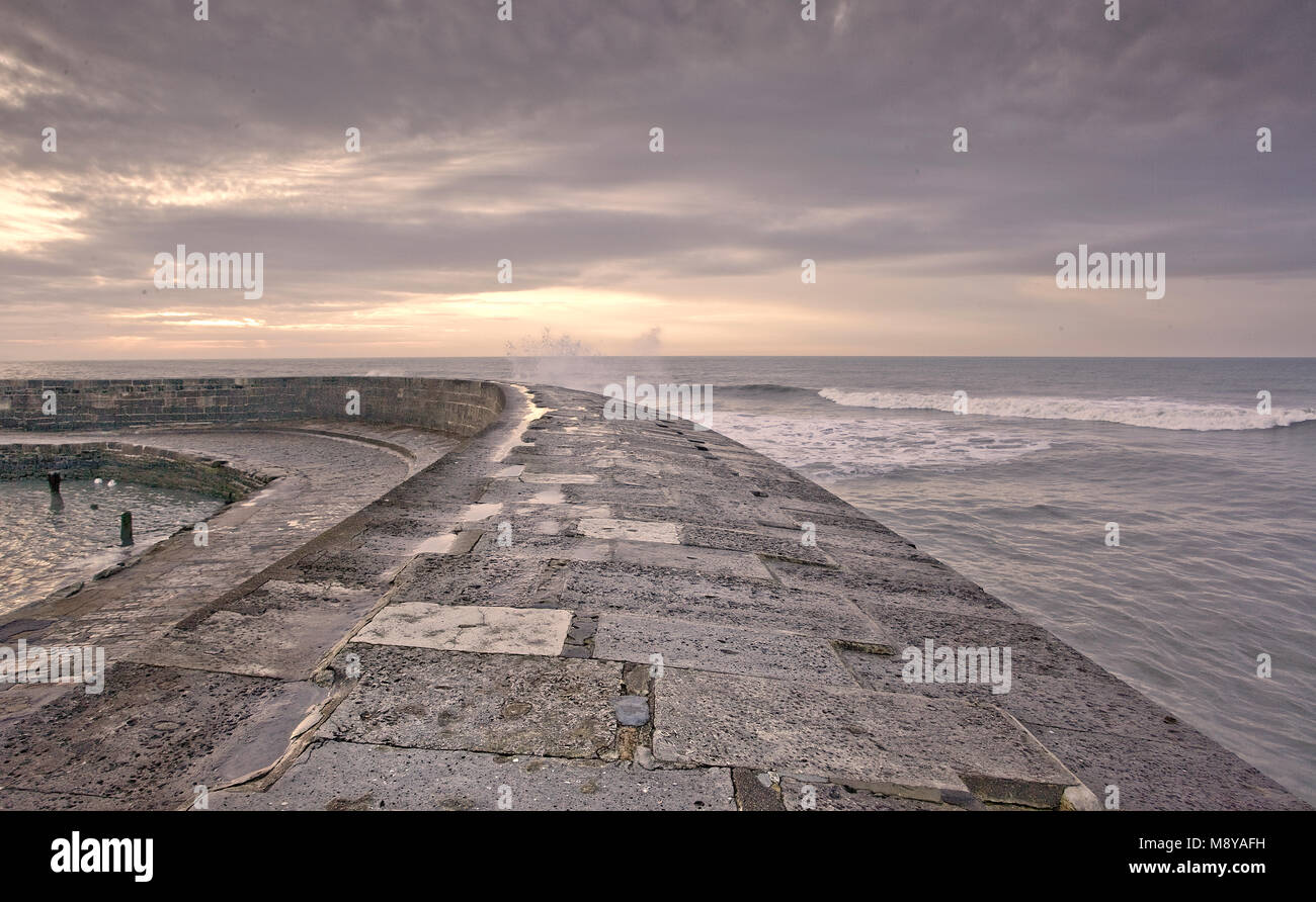 Quay stone hi-res stock photography and images - Alamy