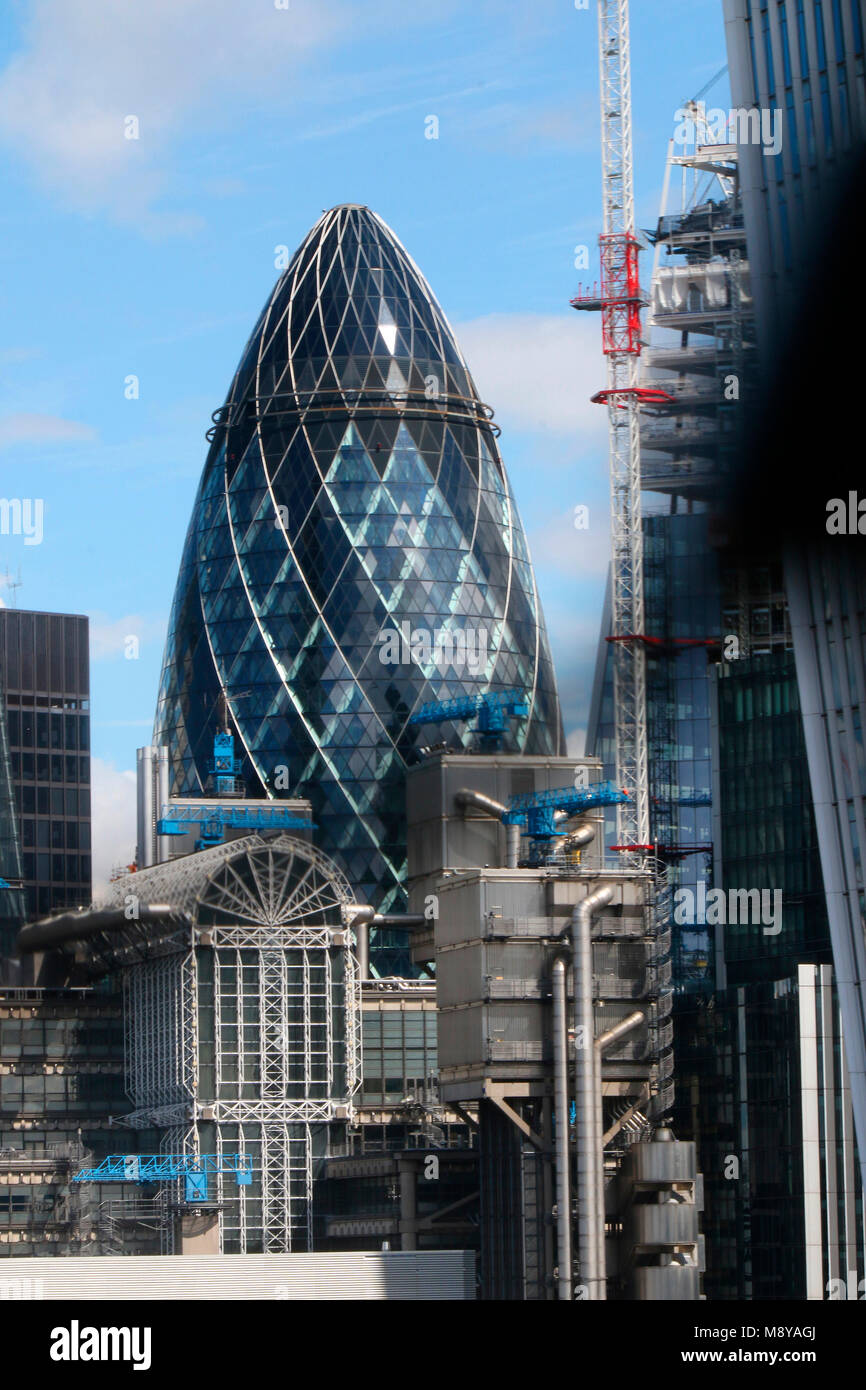 Swiss Re Headquarters ("Gherkin"), London, England Stock Photo - Alamy