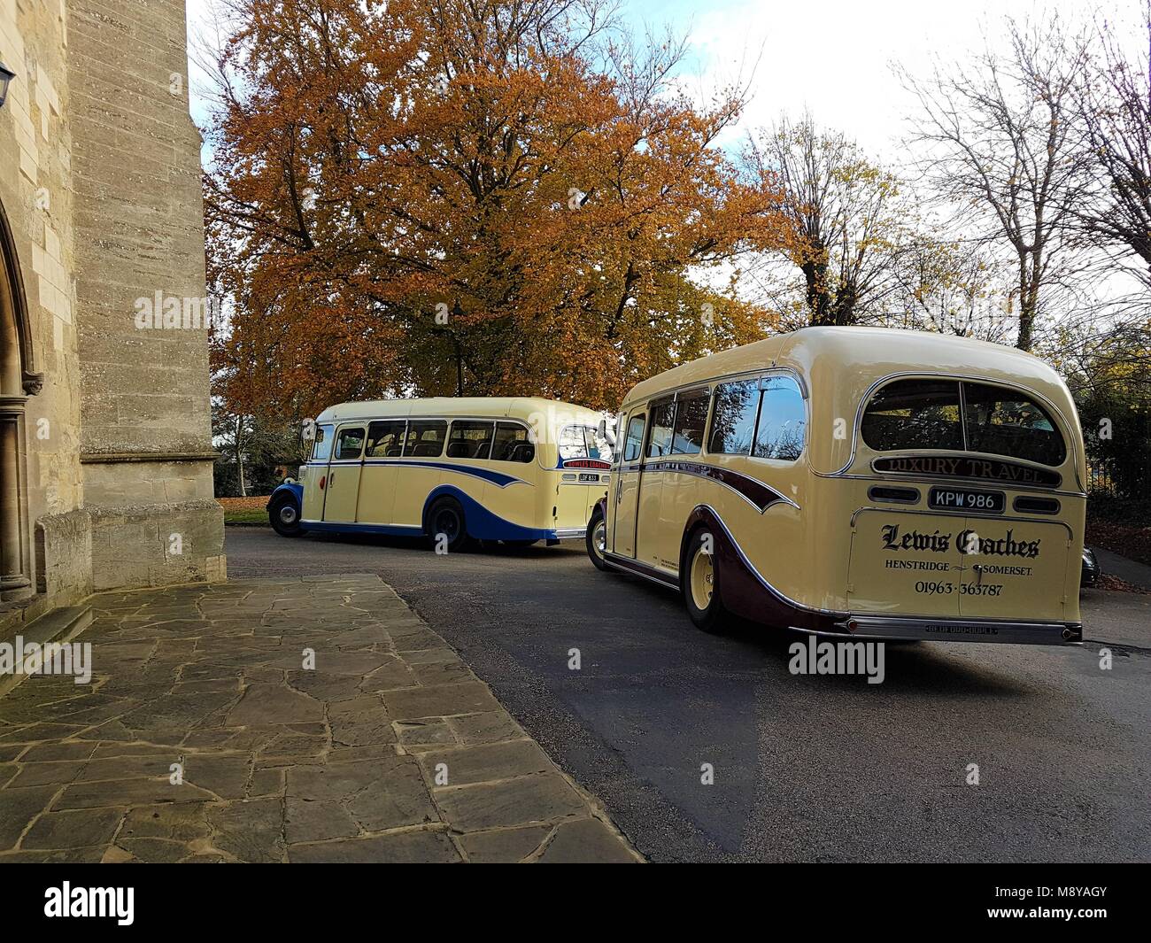 Vintage bedford bus hi-res stock photography and images - Alamy