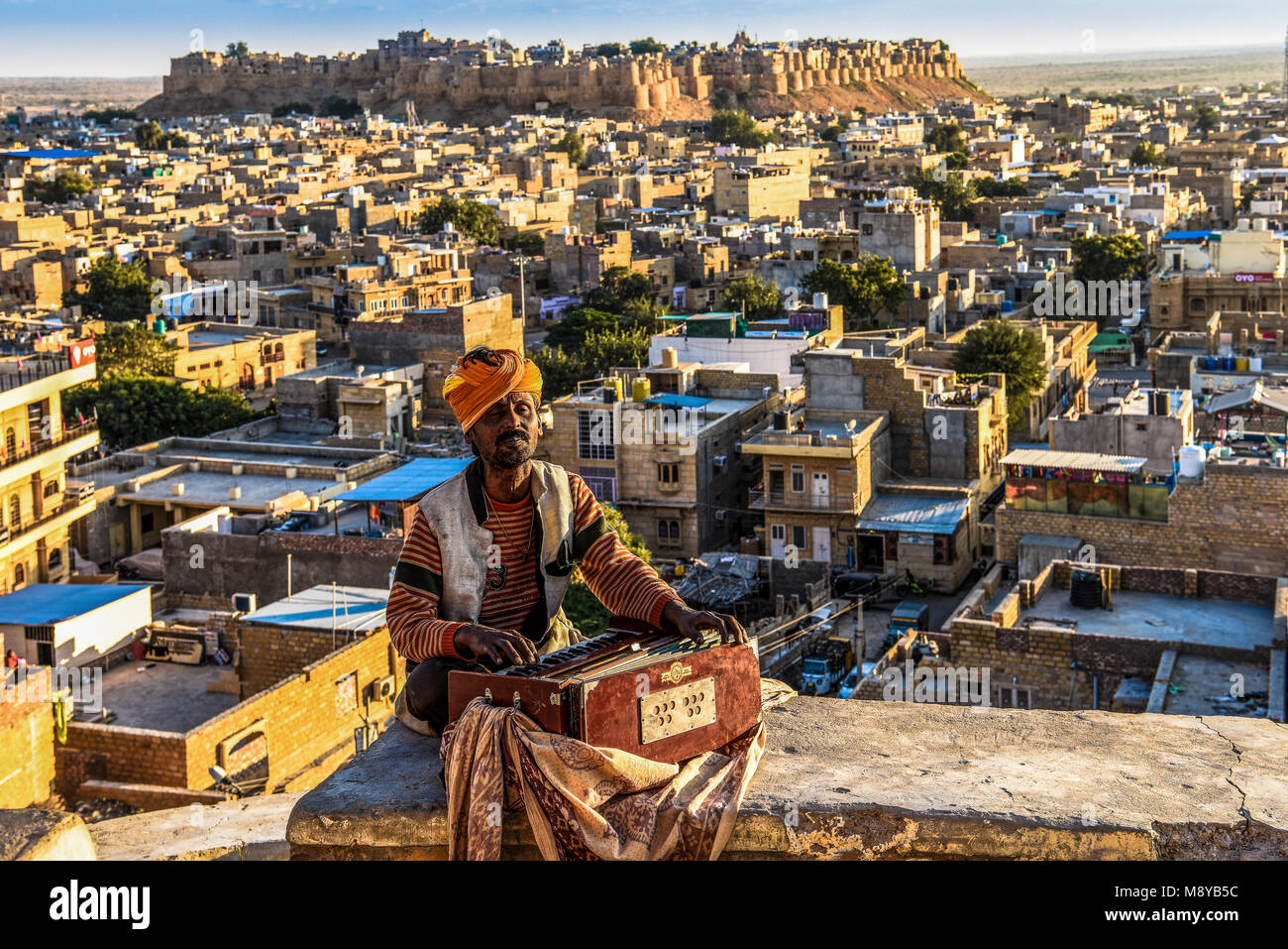 Harmonium player hi-res stock photography and images - Alamy
