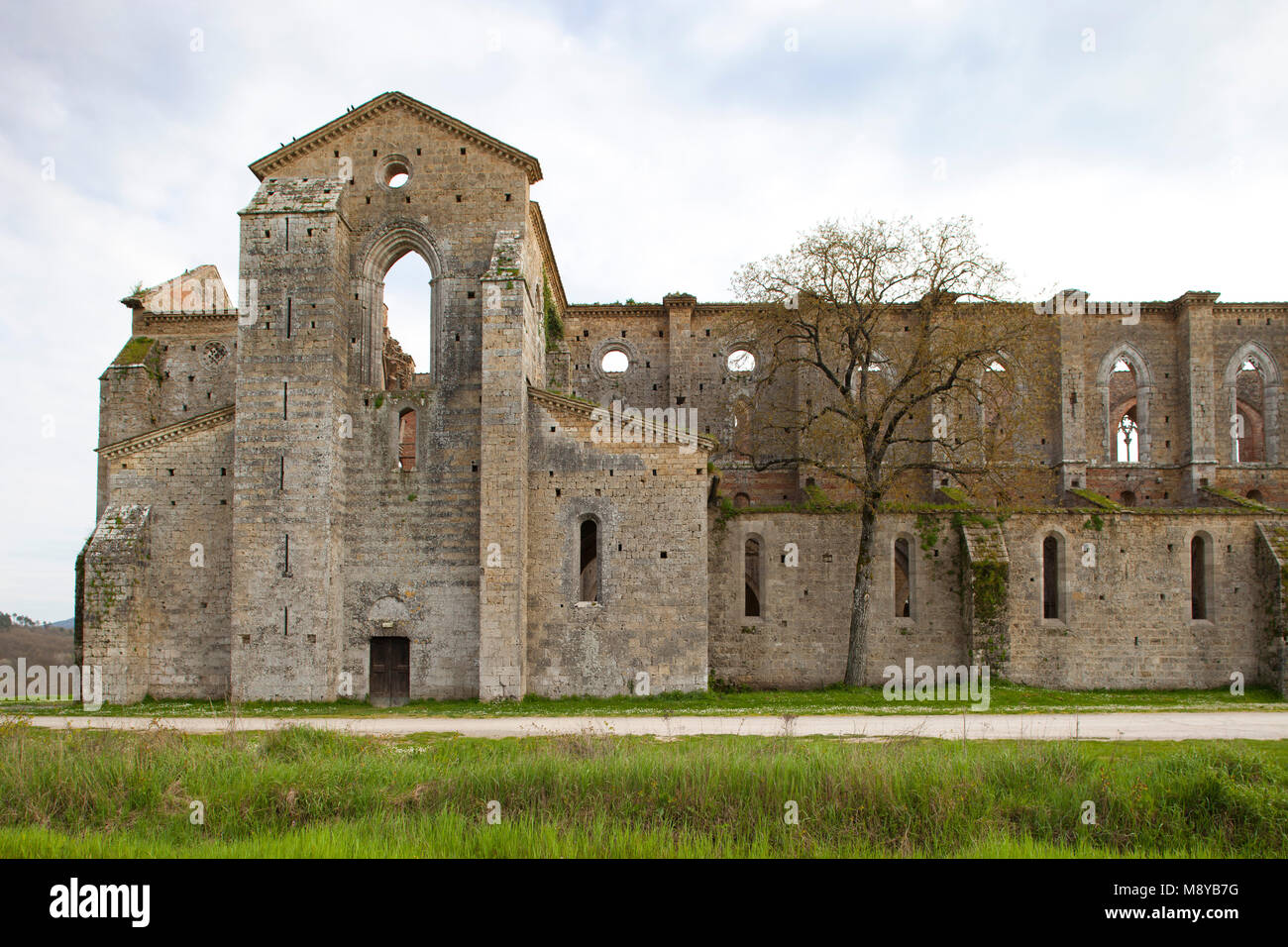 Abbey of st galgano hi-res stock photography and images - Alamy