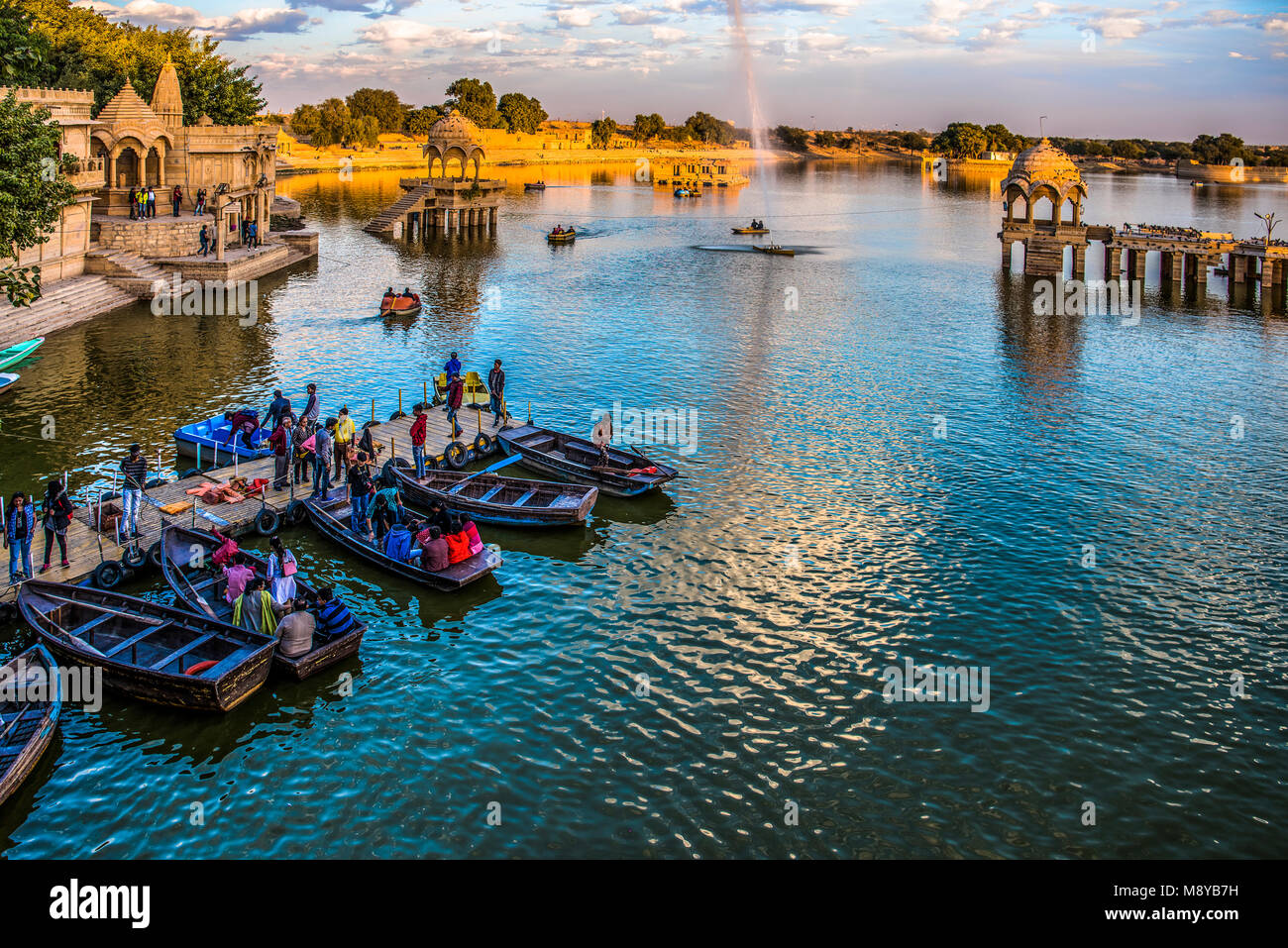 Lago gadi sagar hi-res stock photography and images - Alamy