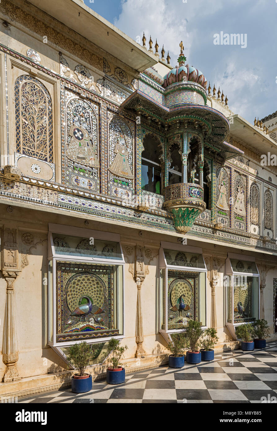 The city palace udaipur hi-res stock photography and images - Alamy