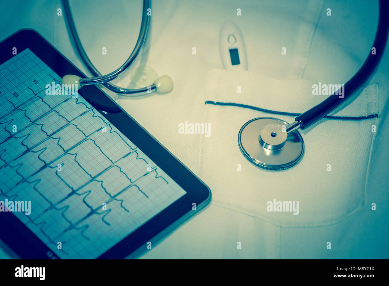 Electronic medical record heart hi-res stock photography and images - Alamy