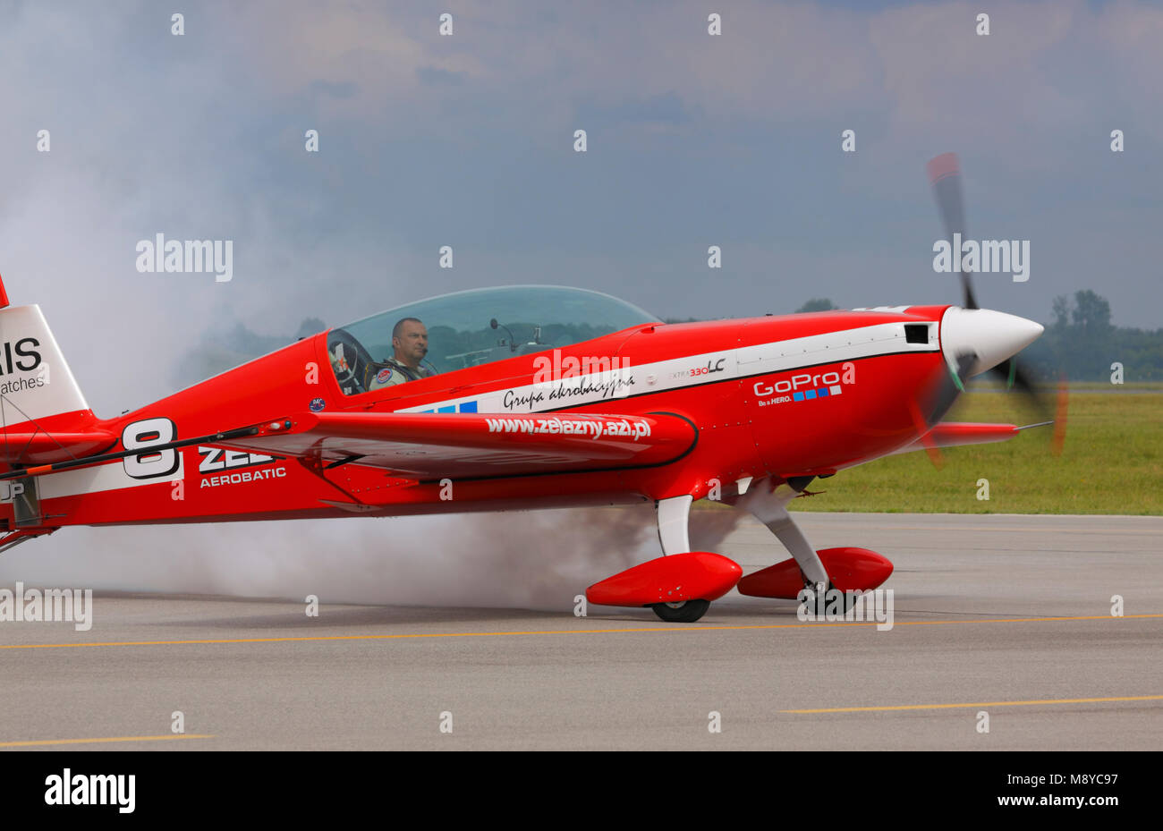 Extra 330 hi-res stock photography and images - Alamy