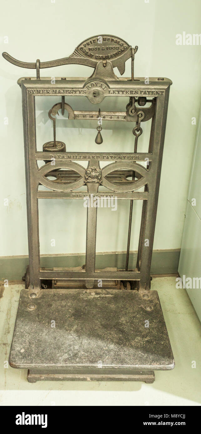 An old fashioned weighing machine at the Locomotion, National Railway ...