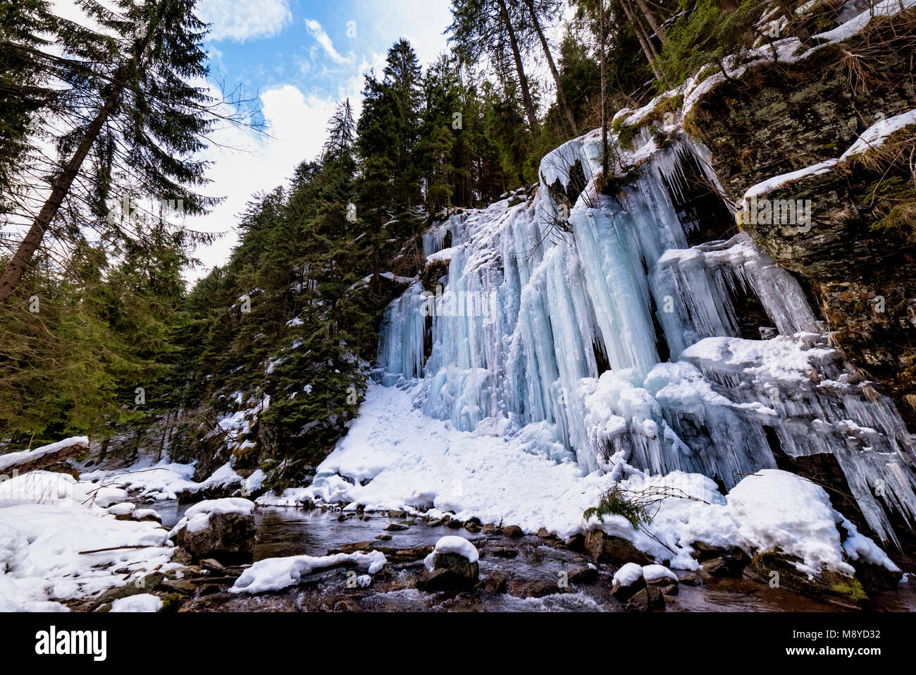 Ice waterfalls hi-res stock photography and images - Alamy