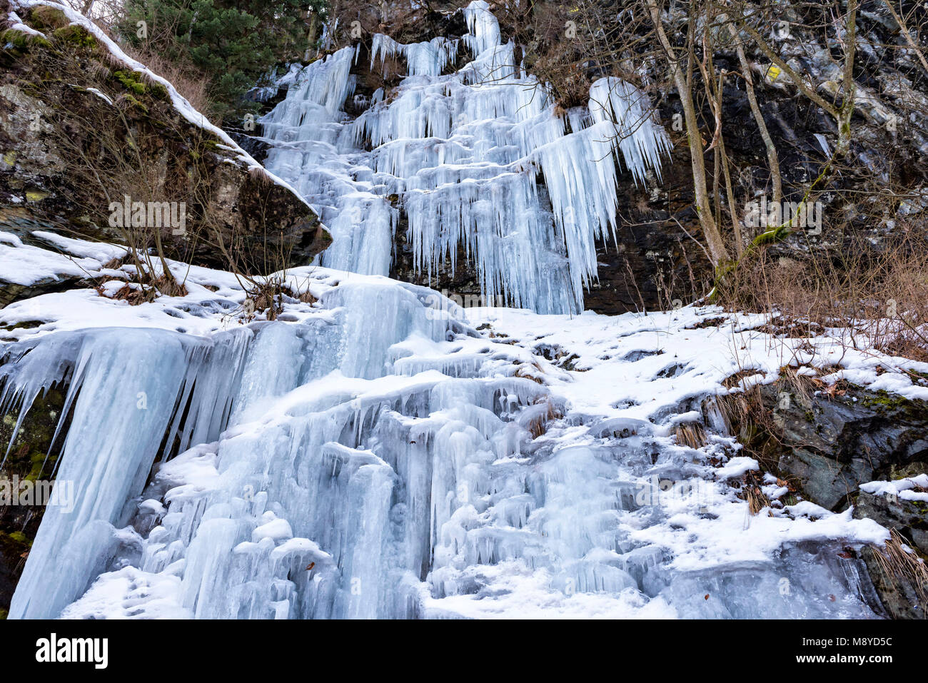Ice waterfalls hi-res stock photography and images - Alamy
