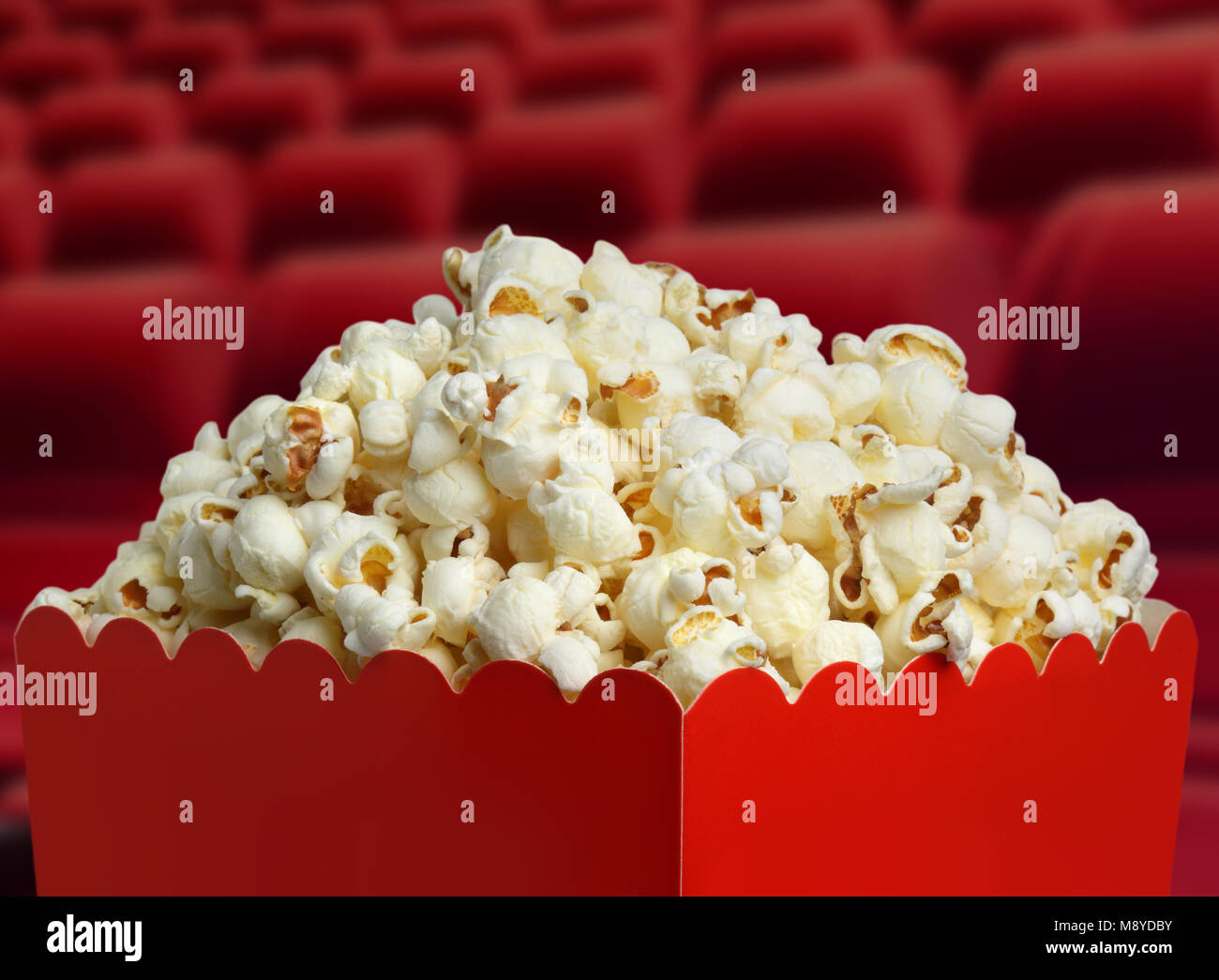 Box of popcorn Stock Photo - Alamy