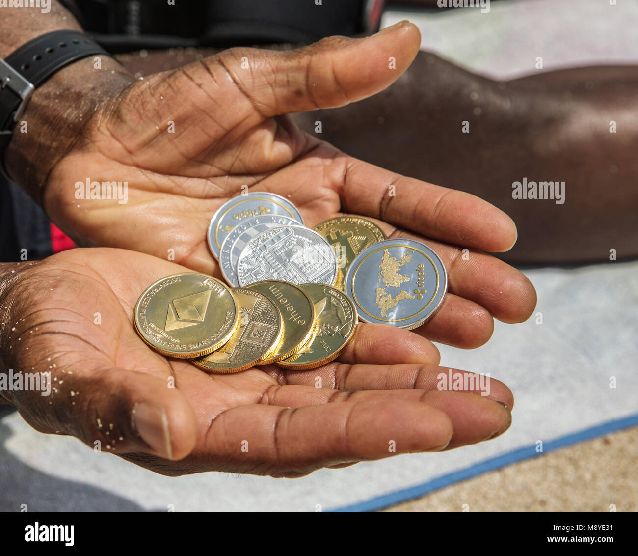 Stack of cash black man hi-res stock photography and images - Alamy