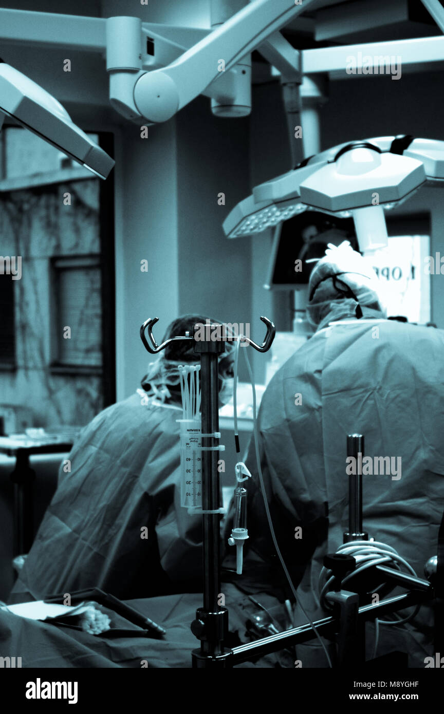 Surgeons at work Stock Photo - Alamy