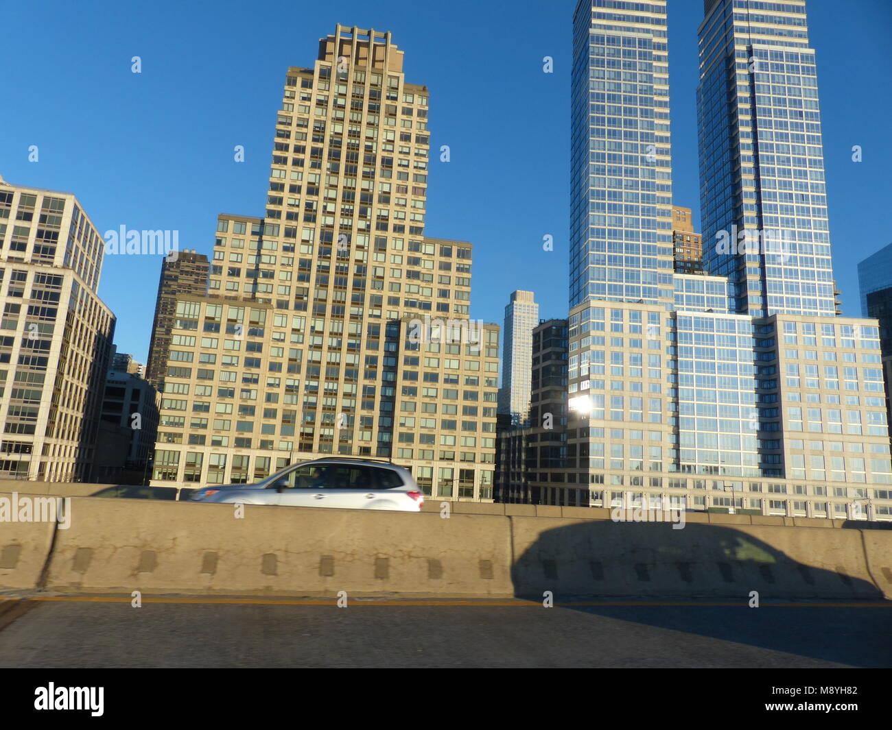 Riverside neighbourhood hi-res stock photography and images - Alamy