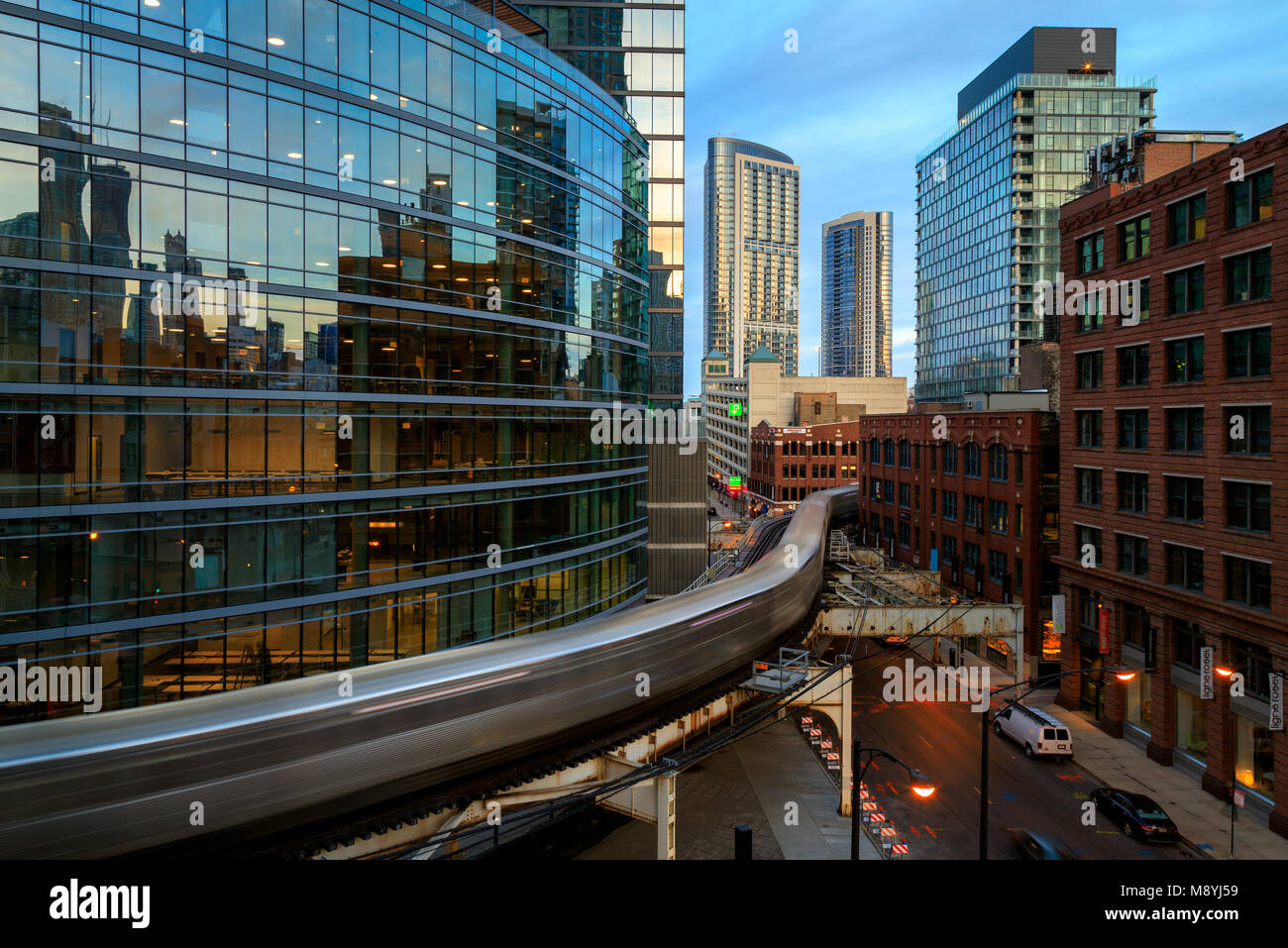 The el train, Chicago Stock Photo - Alamy
