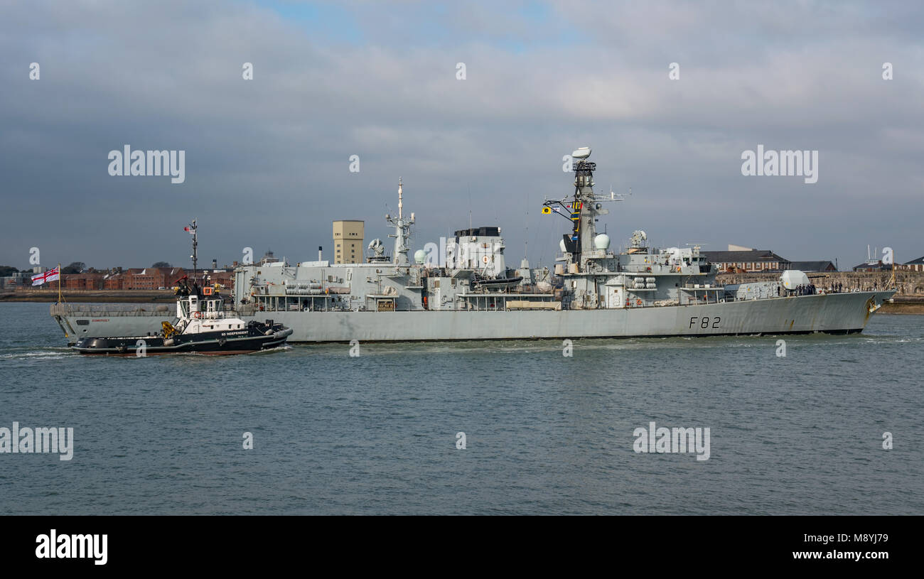 Towed array sonar hi-res stock photography and images - Alamy