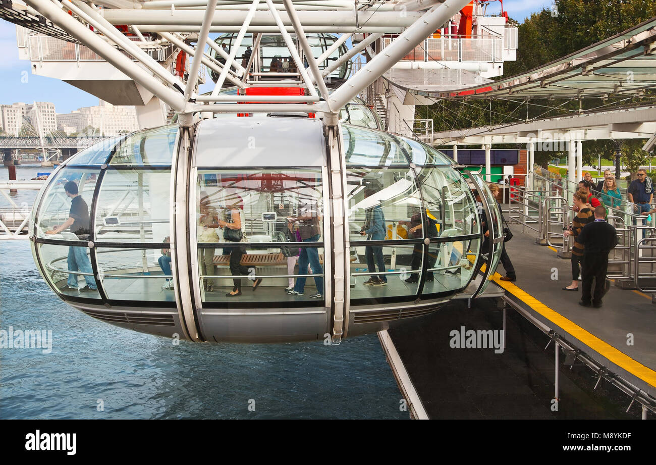 Closeup of London Eye capsule Stock Photo - Alamy