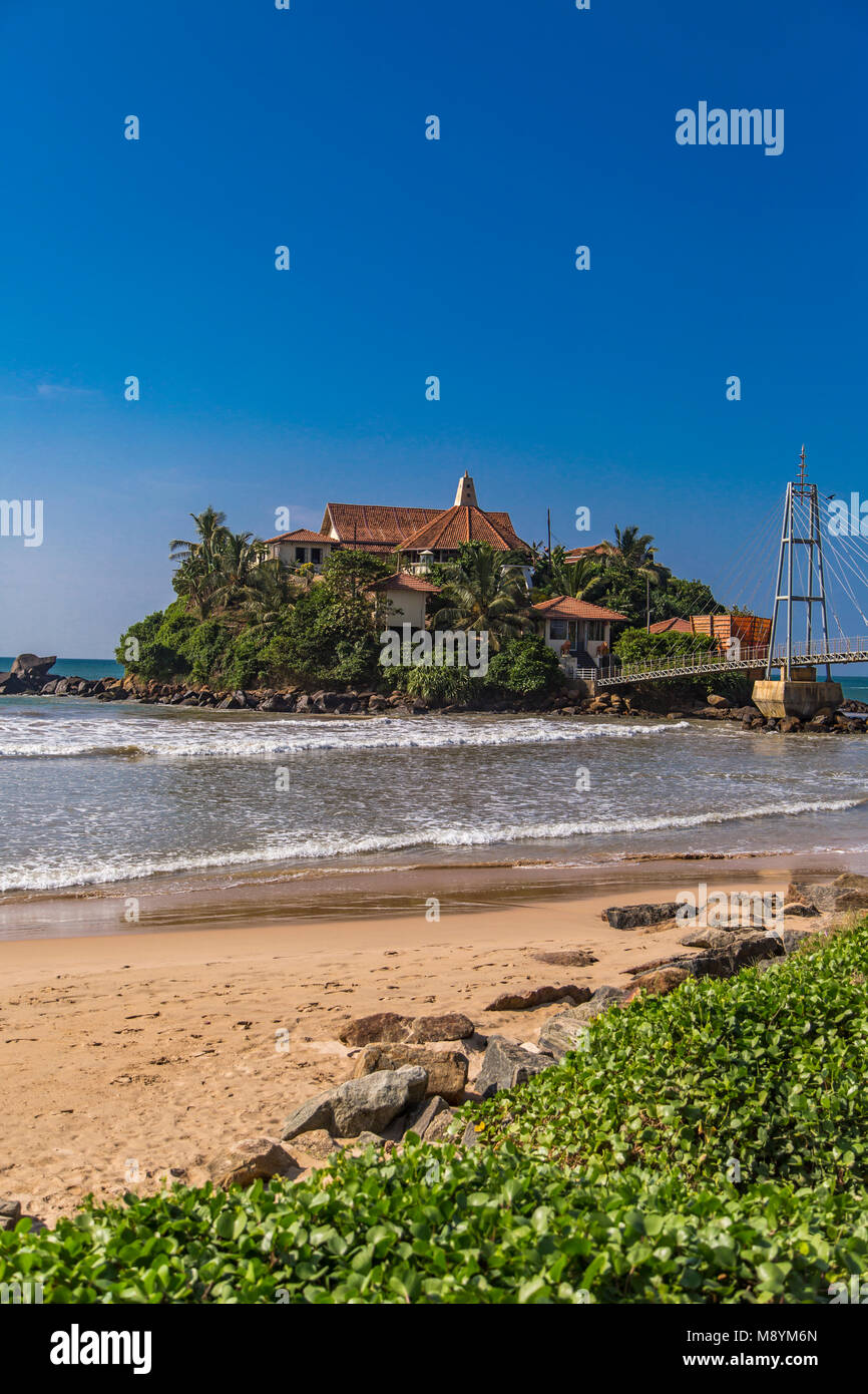 View at Paravi Duwa Temple in Matara, Sri Lanka Stock Photo - Alamy