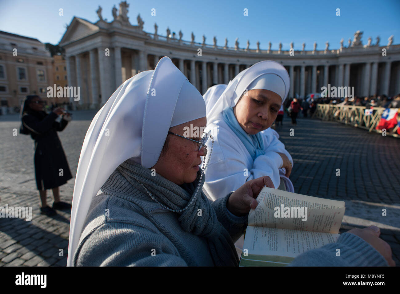 Nuns vatican hi-res stock photography and images - Alamy