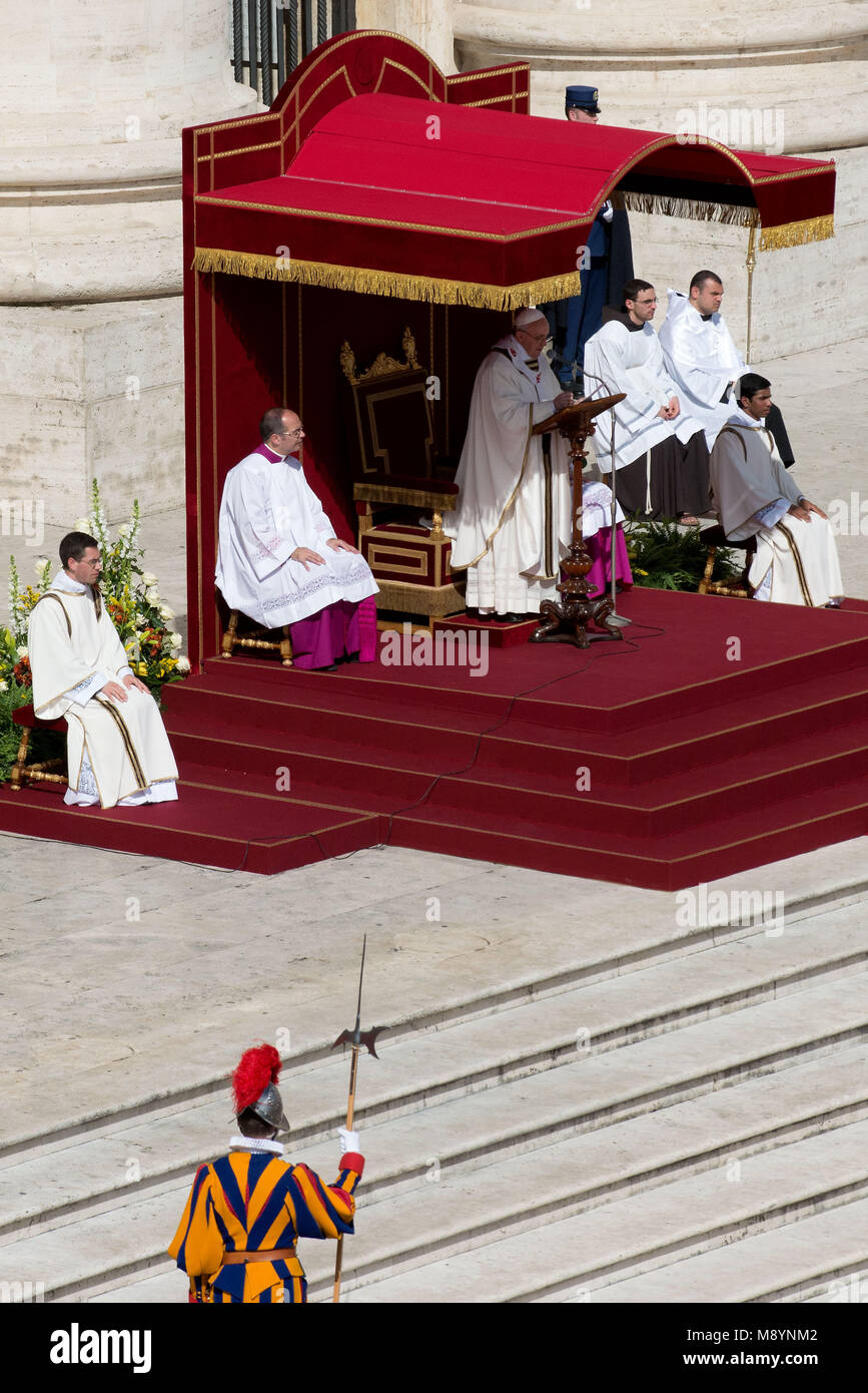 Vatican City. St Peter's sagrado during Pope Francis inauguration mass ...