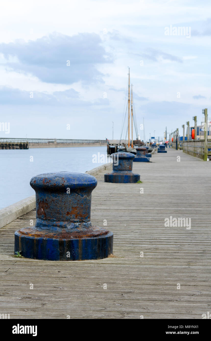 Mooring bollards hi-res stock photography and images - Alamy