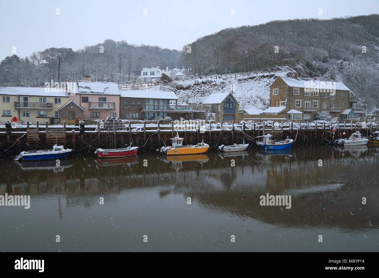 Devon harbour snow hi-res stock photography and images - Alamy