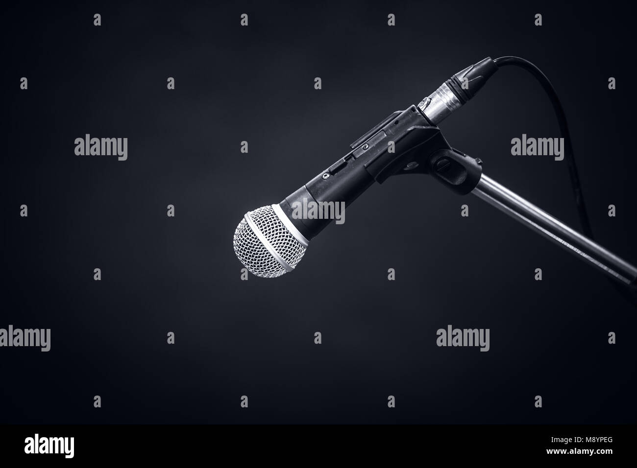 Vintage journalist microphone hi-res stock photography and images - Alamy
