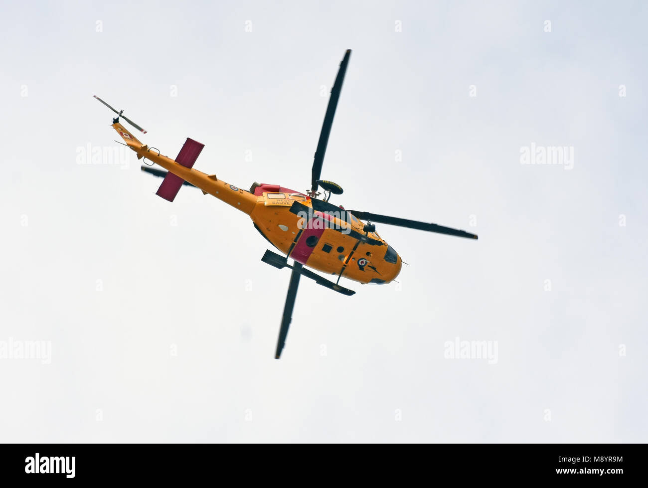 Bell helicopter air lift hi-res stock photography and images - Alamy