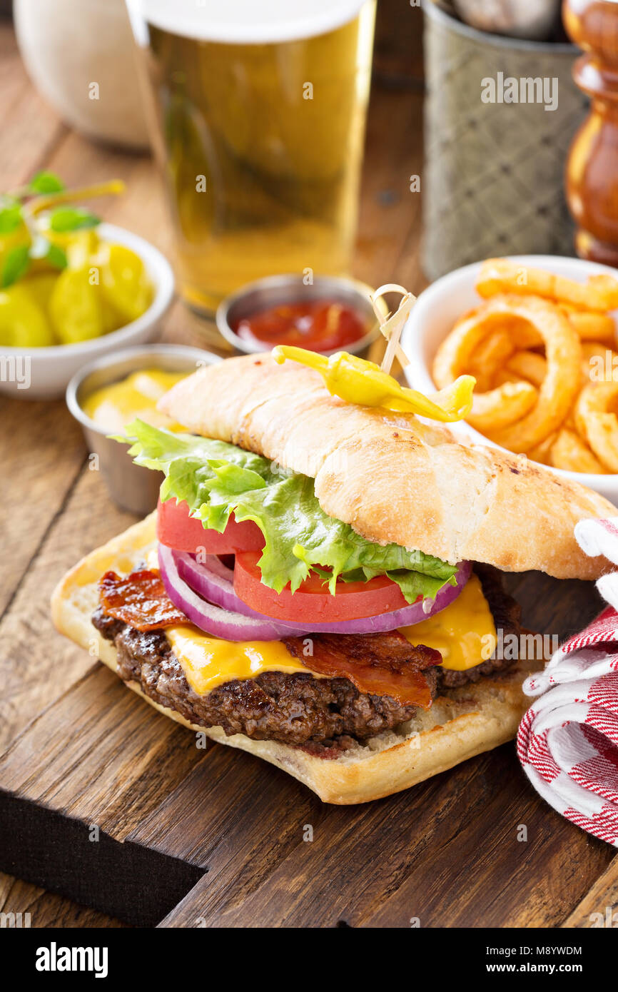 Traditional american burger hi-res stock photography and images - Alamy