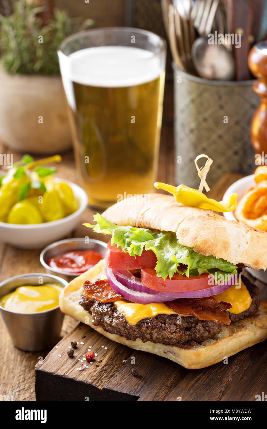 Traditional american burger hi-res stock photography and images - Alamy