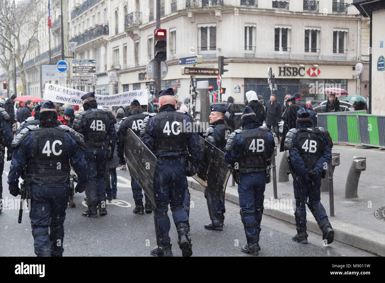 French police uniform hi-res stock photography and images - Alamy