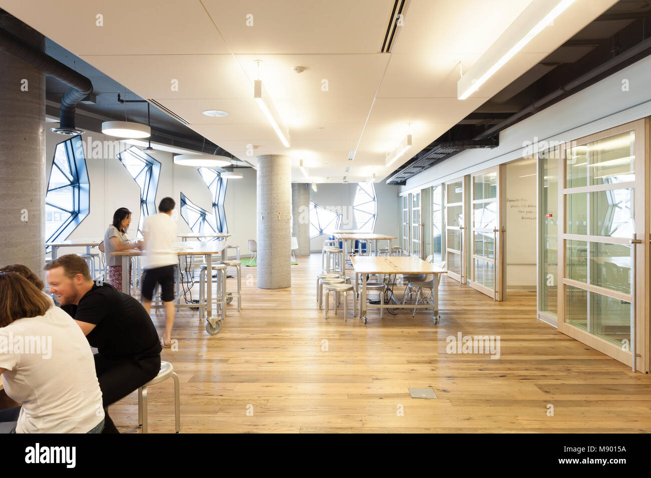 Modern classroom hi-res stock photography and images - Alamy