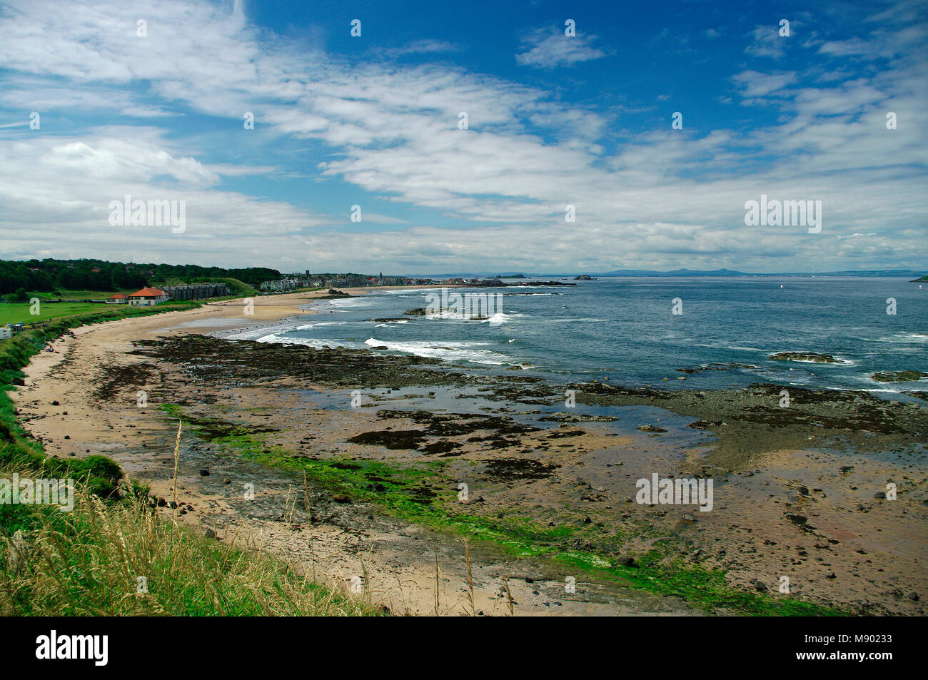 Sandy beach north berwick hi-res stock photography and images - Alamy