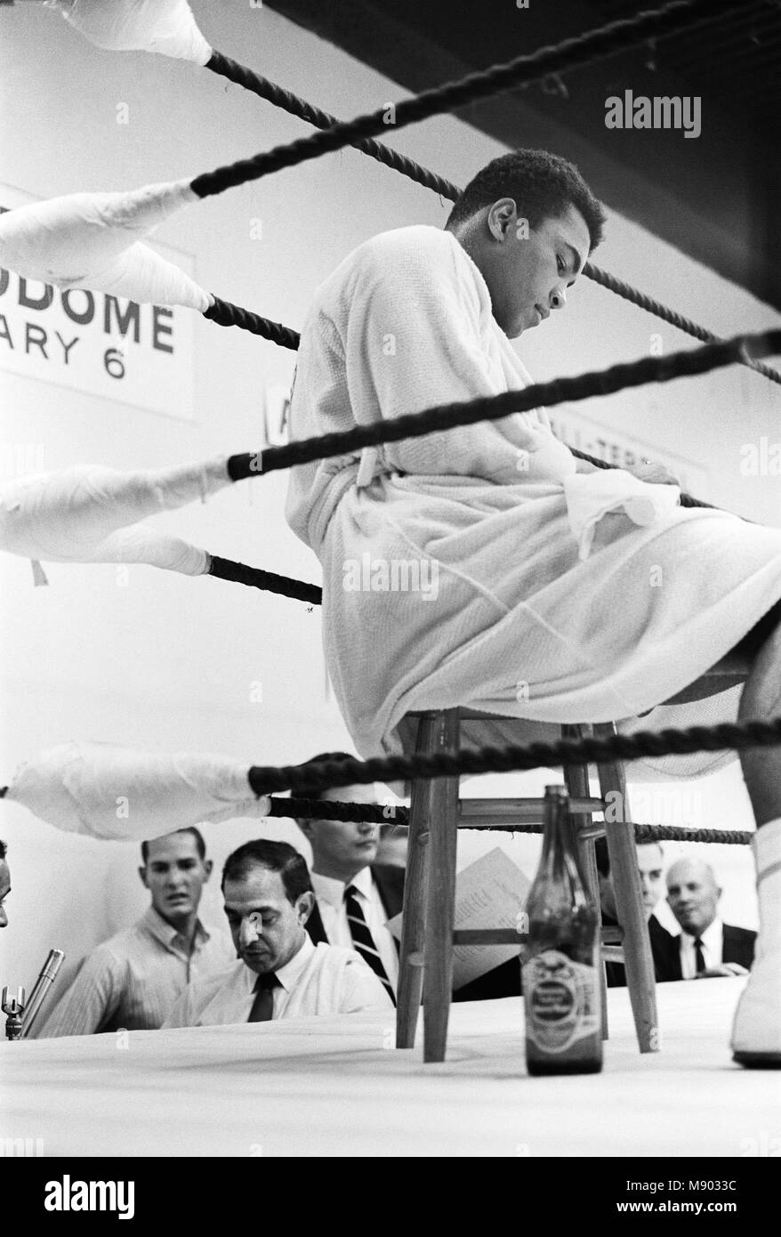 Muhammad Ali and Ernie Terrell met to end the confusion about who was ...