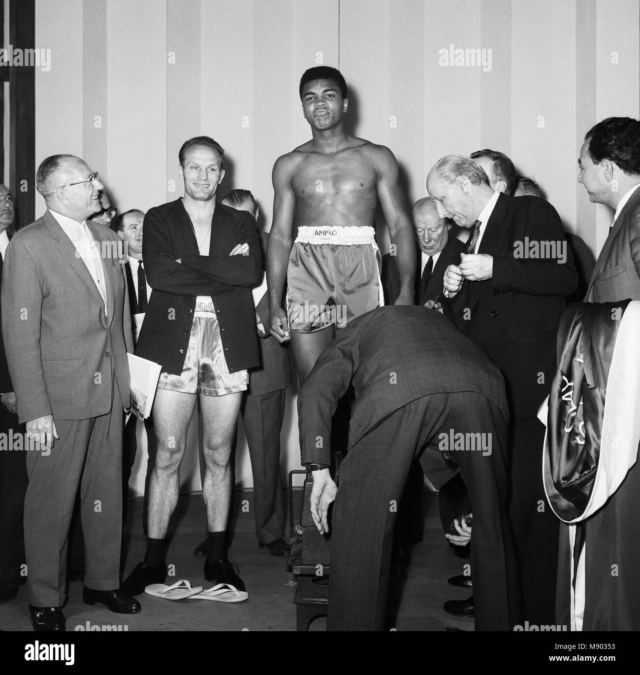 American boxer Cassius Clay Aka (Muhammad Ali) and Britain's Henry ...