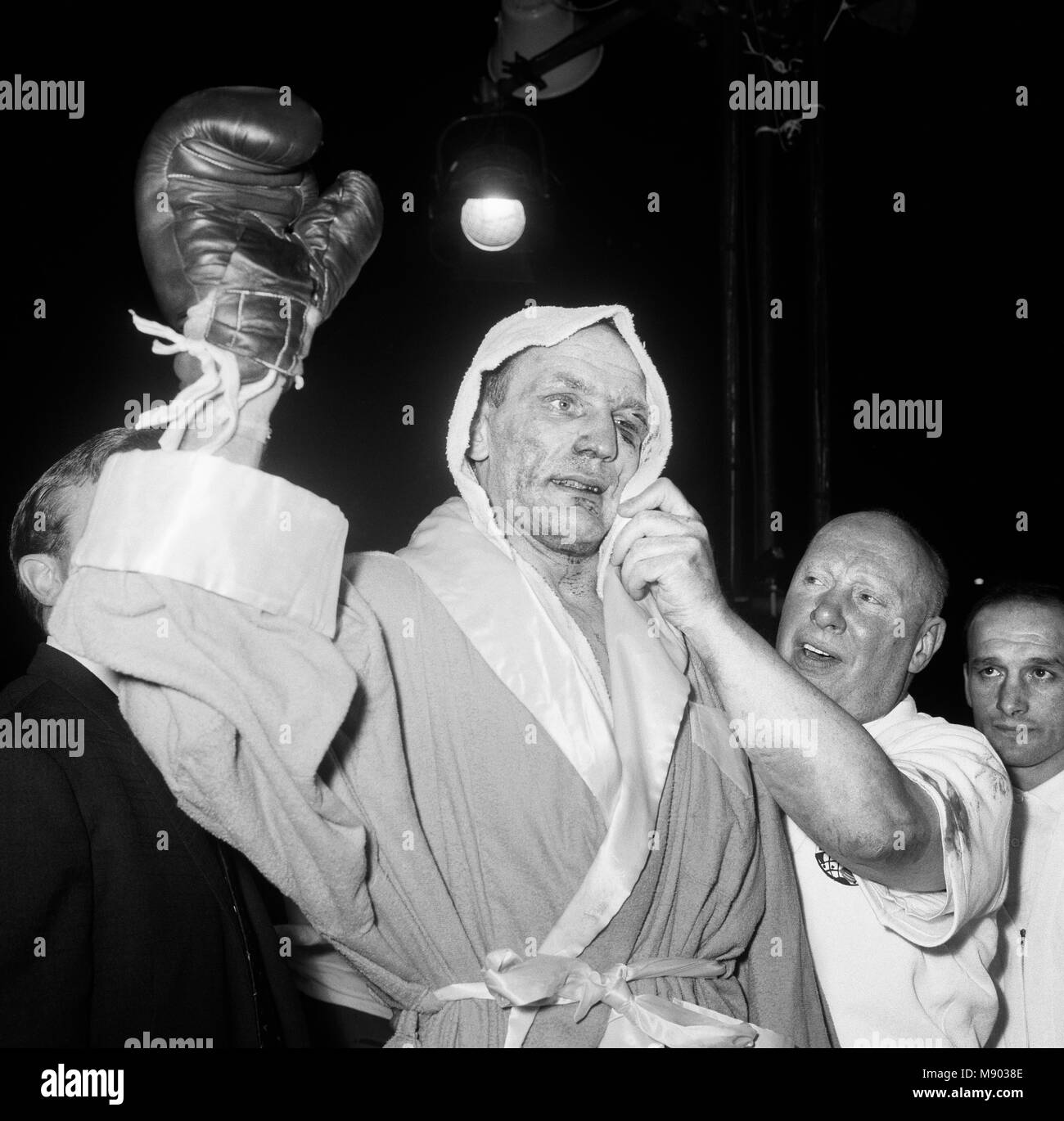 Muhammad ali henry cooper 1963 hi-res stock photography and images - Alamy