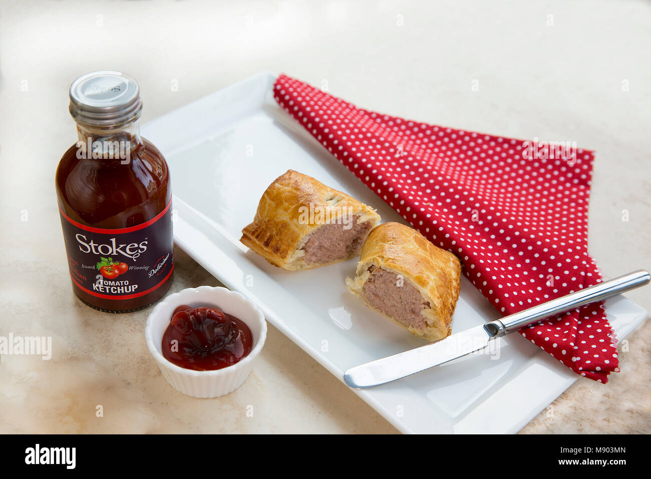 Small sausage hi-res stock photography and images - Alamy