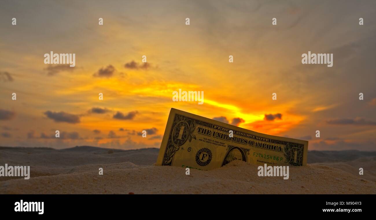 Money sunset hi-res stock photography and images - Alamy