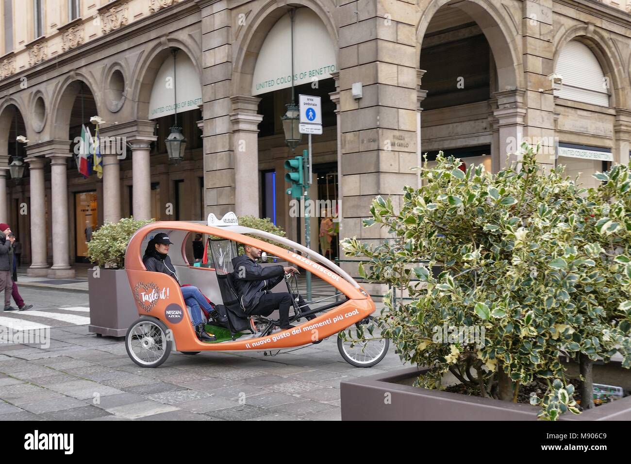 Electric rickshaw hi-res stock photography and images - Alamy