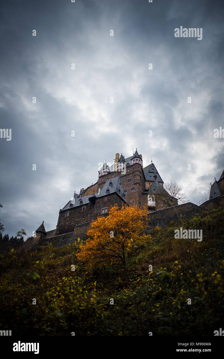 Feudal medieval castle hi-res stock photography and images - Alamy