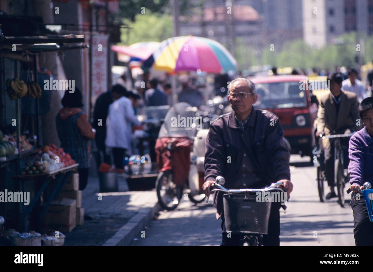 China beijing street scene bicycles hi-res stock photography and images ...