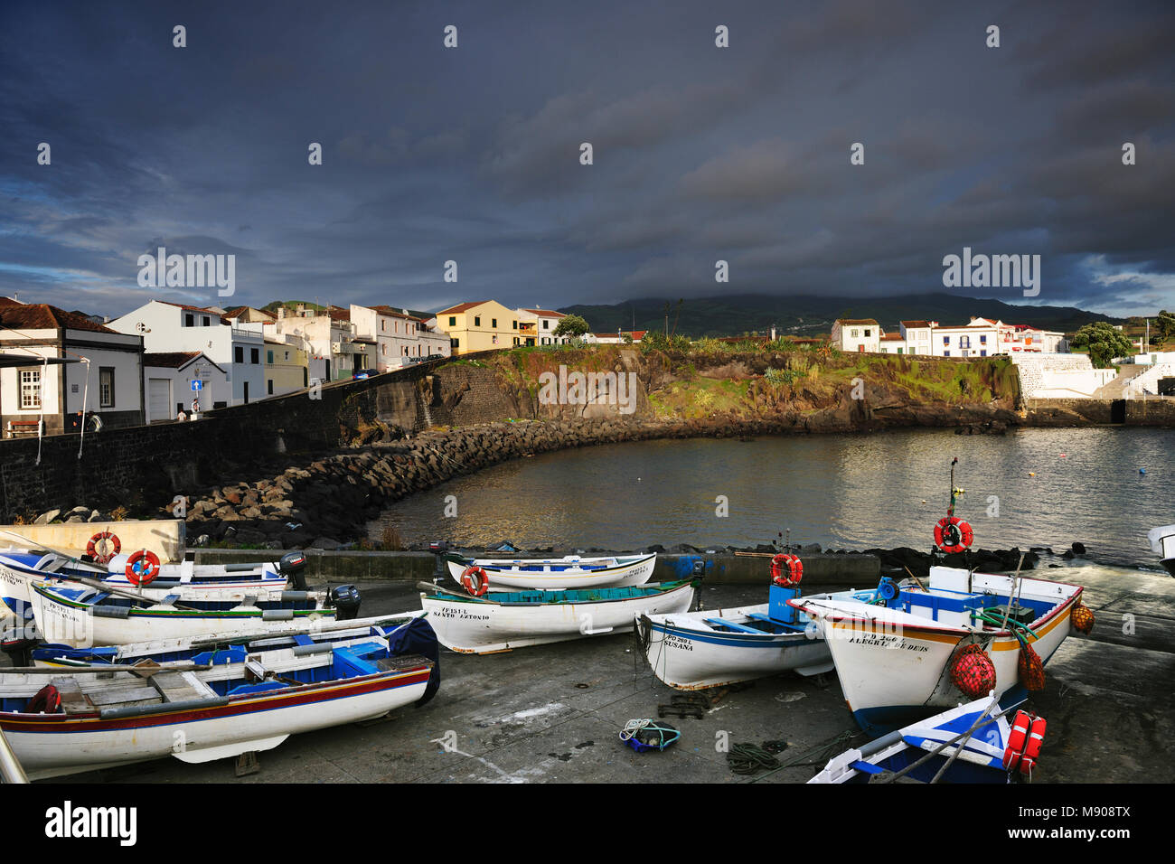 Traditional fishing villages hi-res stock photography and images - Alamy