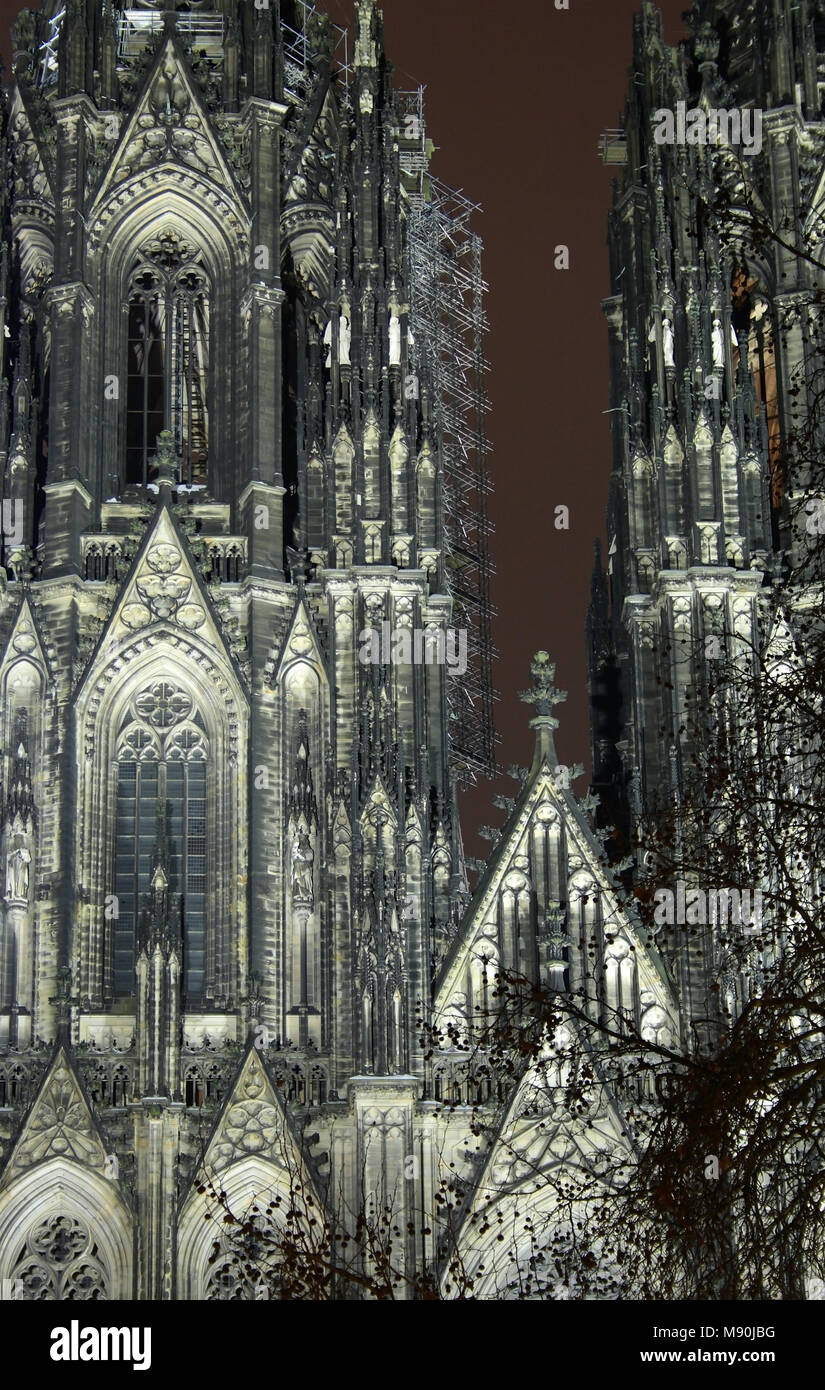 Closeup of famous Cologne Cathedral. Night scene with long exposure ...