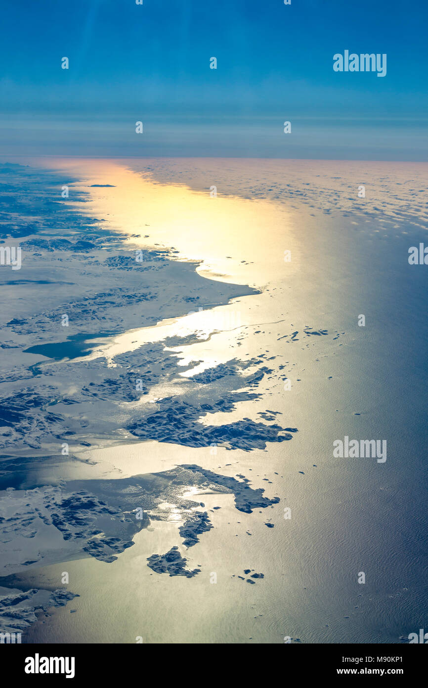 Ground view looking up hi-res stock photography and images - Alamy