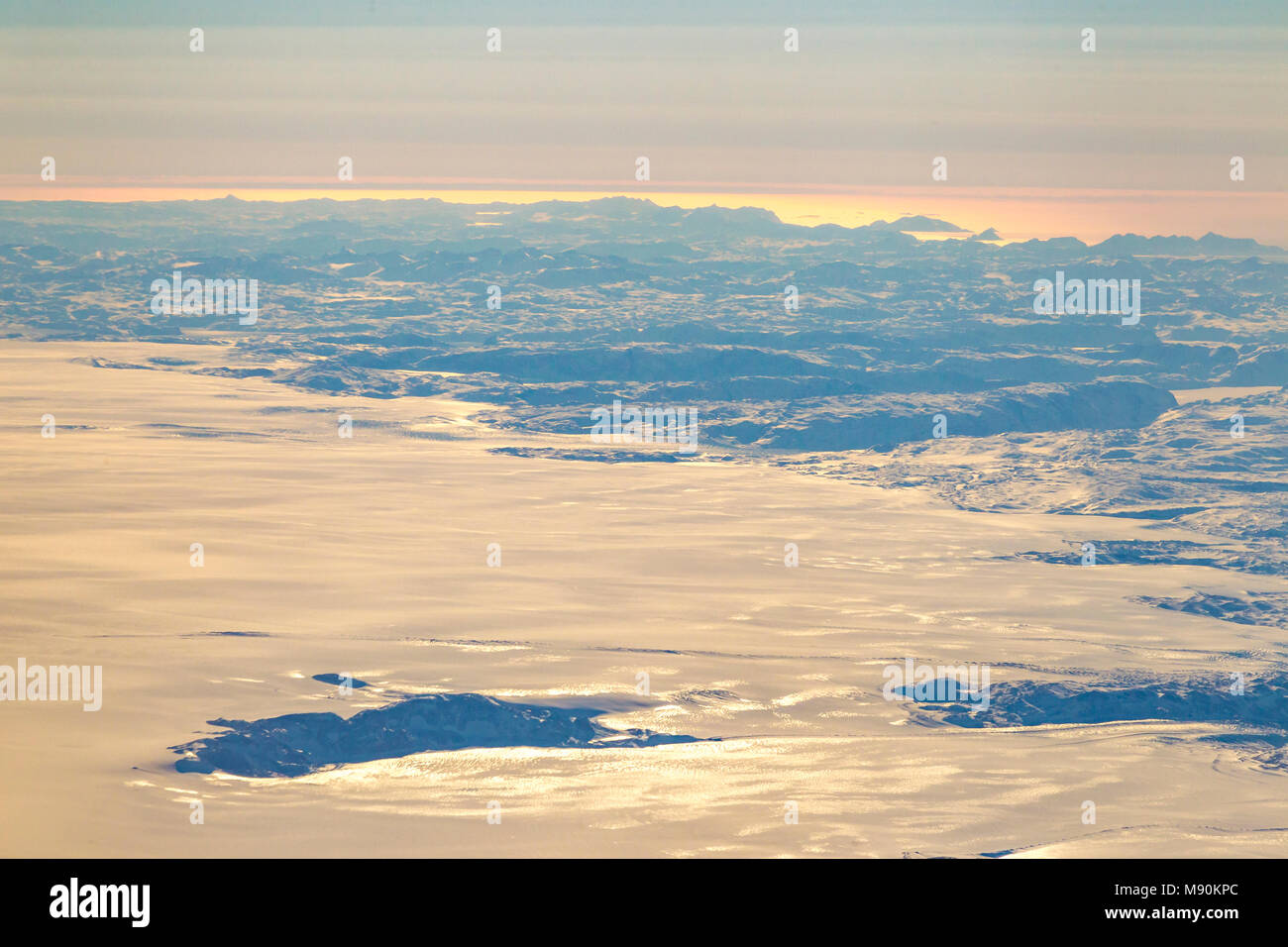 Gatwick snow plane hi-res stock photography and images - Alamy