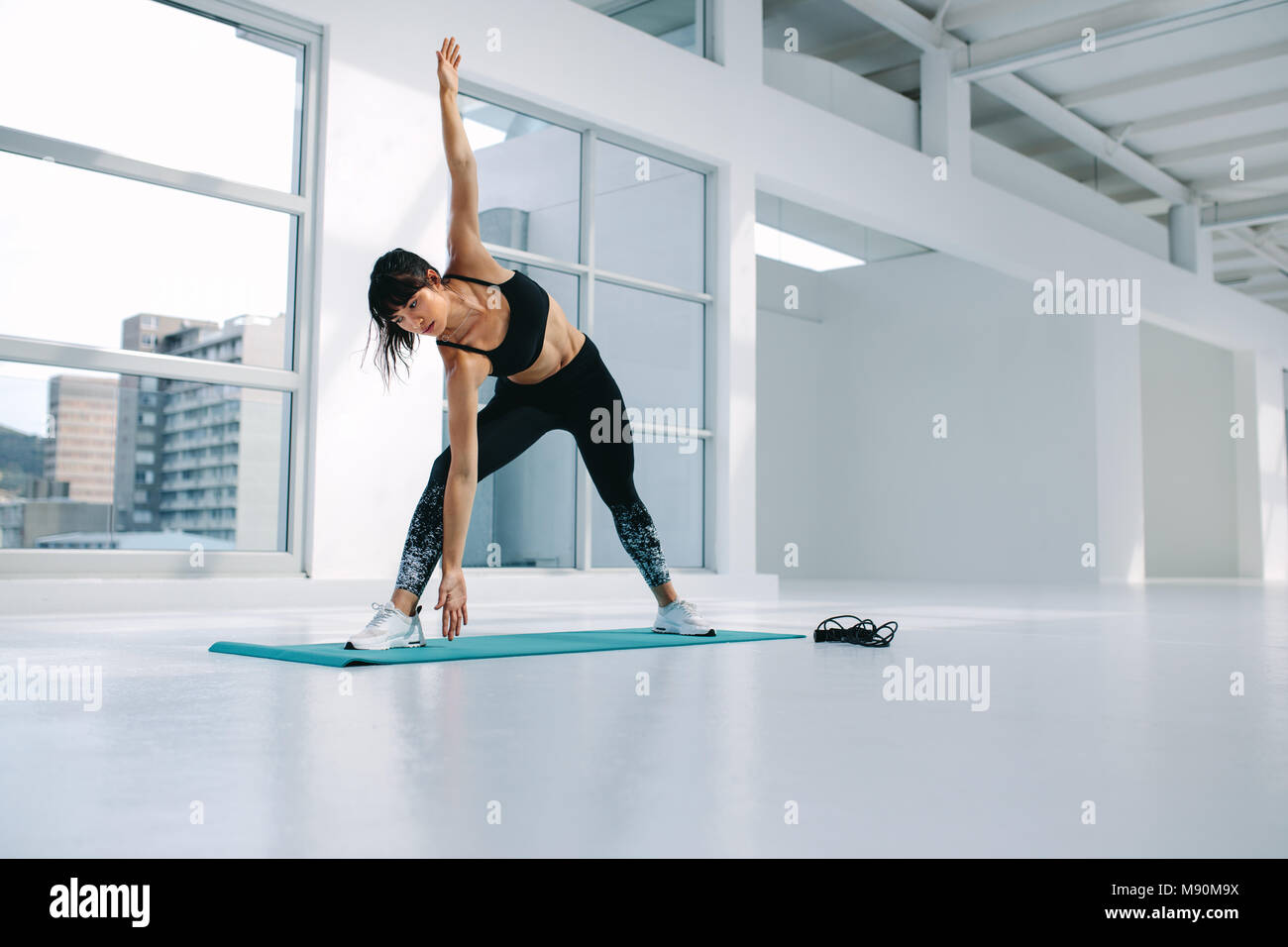 Bending sideways hi-res stock photography and images - Alamy